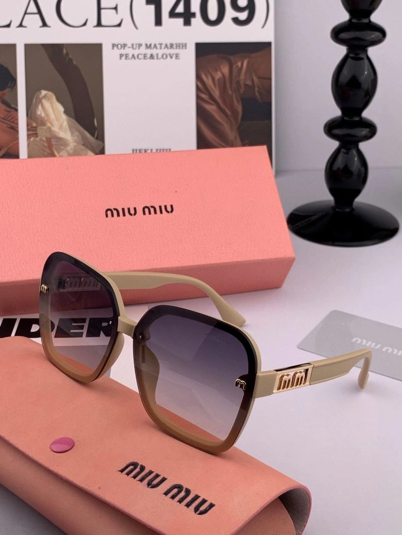 Top mirror Miu Miu Sunglasses