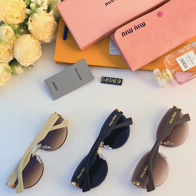 Exact replica Miu Miu Sunglasses