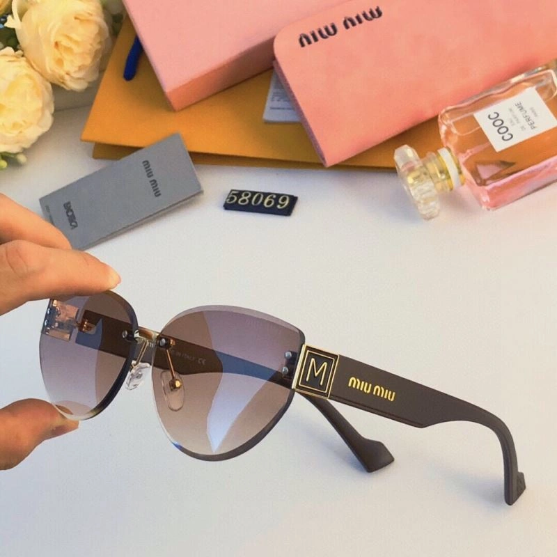 Exact replica Miu Miu Sunglasses
