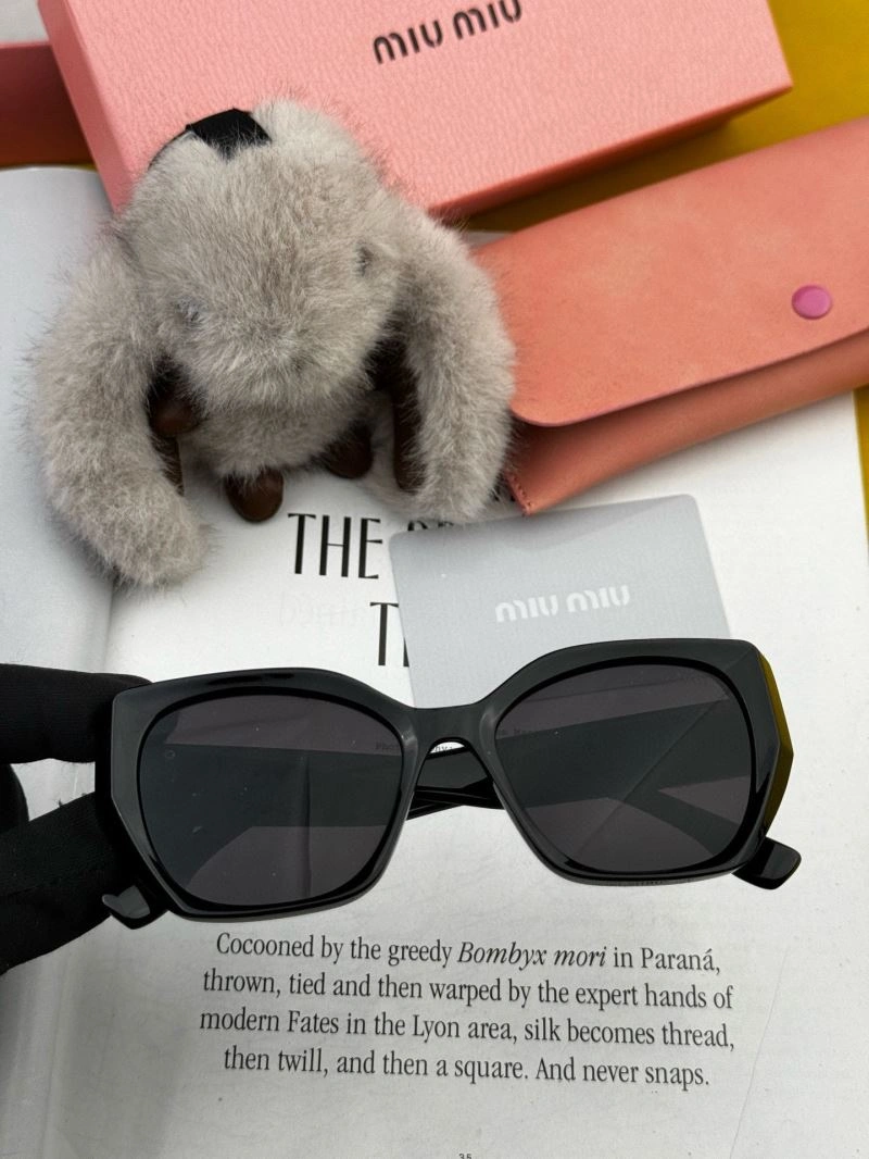High fidelity Miu Miu Sunglasses