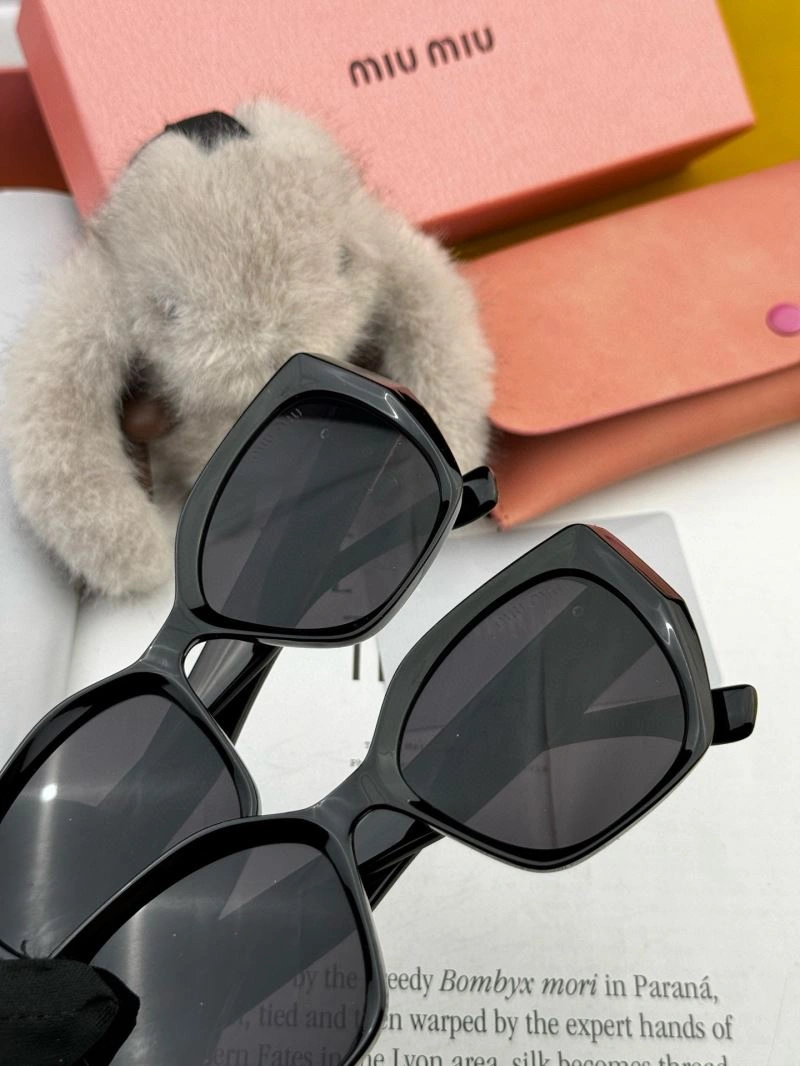 High fidelity Miu Miu Sunglasses
