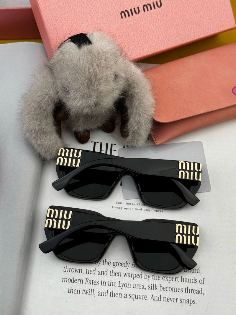 High fidelity Miu Miu Sunglasses