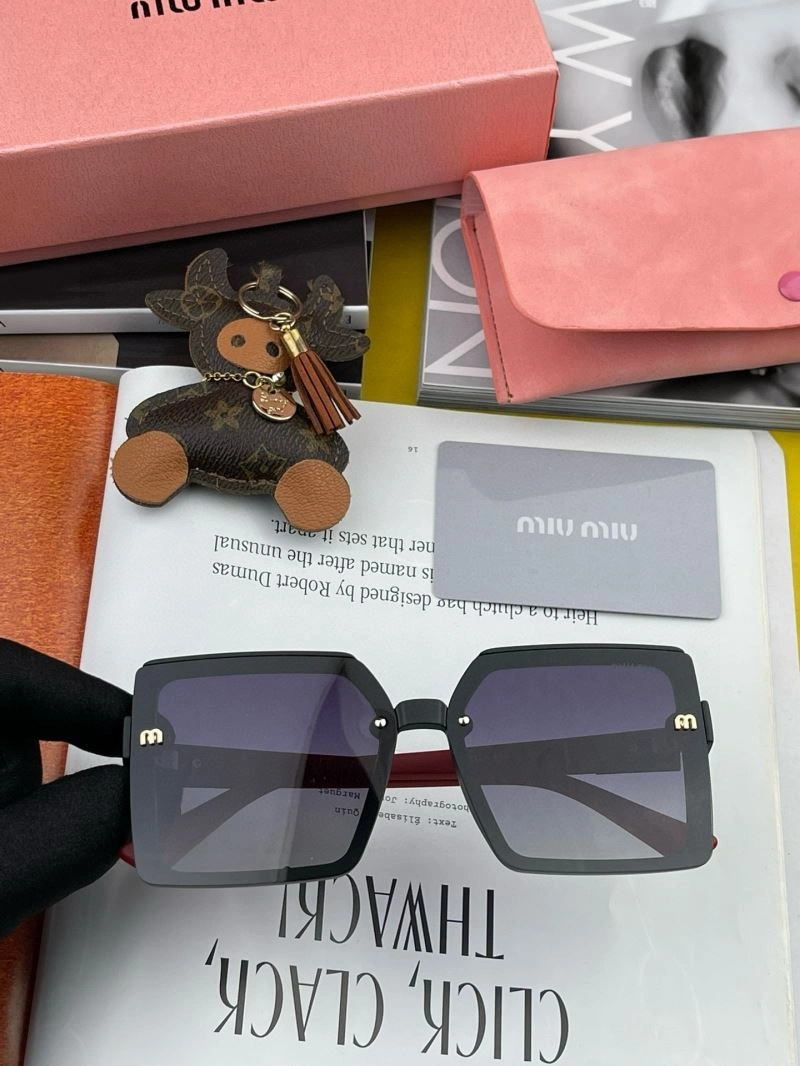Low-cost Miu Miu Sunglasses