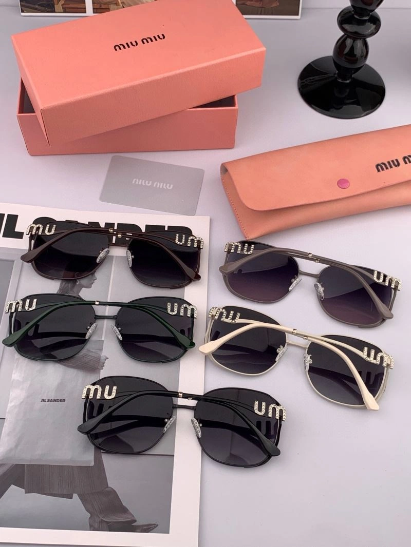 Accurate model Miu Miu Sunglasses