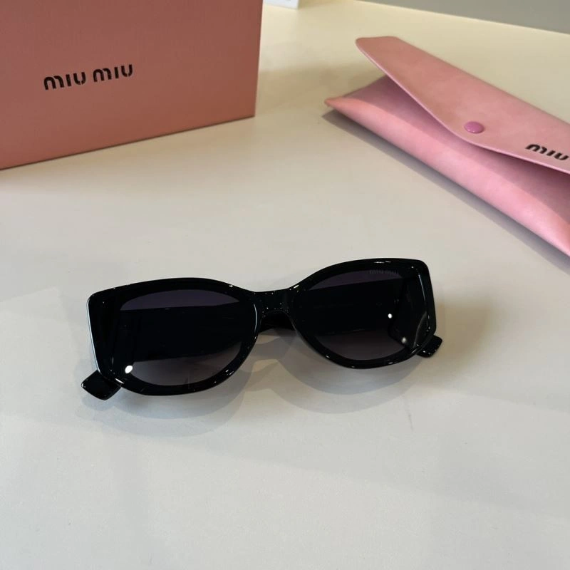 Top mirror Miu Miu Sunglasses