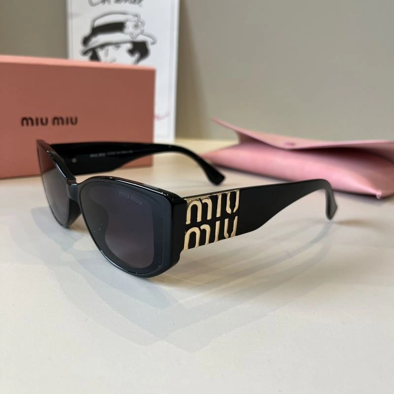 Top mirror Miu Miu Sunglasses