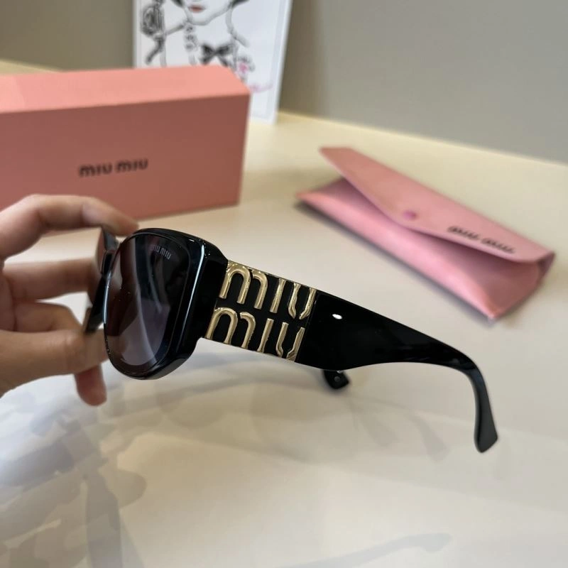 Top mirror Miu Miu Sunglasses