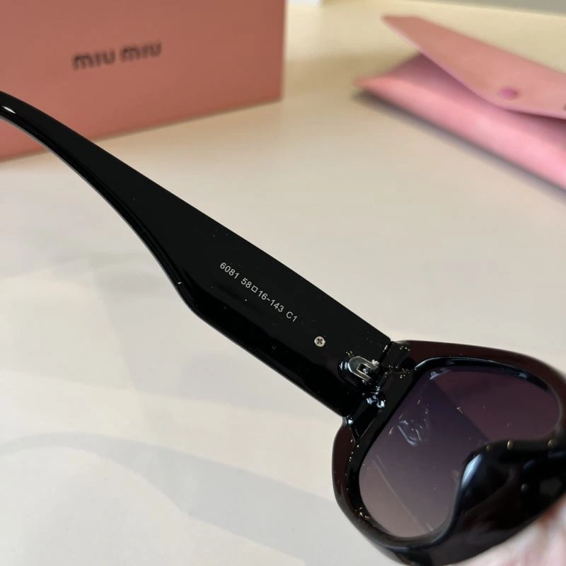 Top mirror Miu Miu Sunglasses