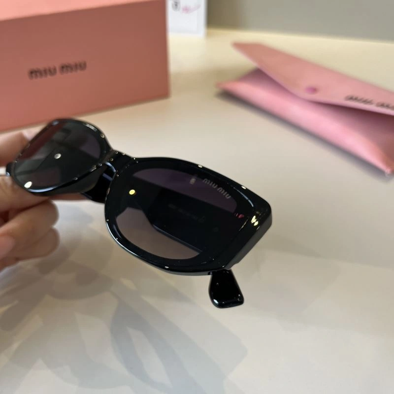 Top mirror Miu Miu Sunglasses
