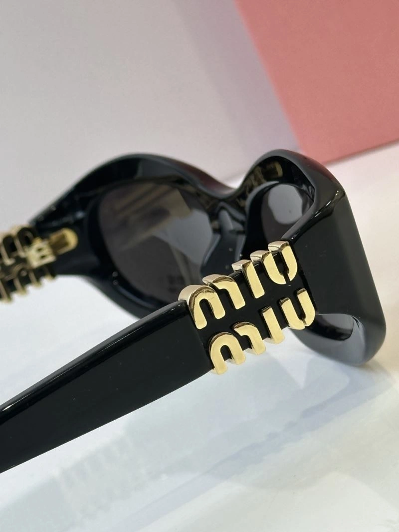 Exact replica Miu Miu Sunglasses