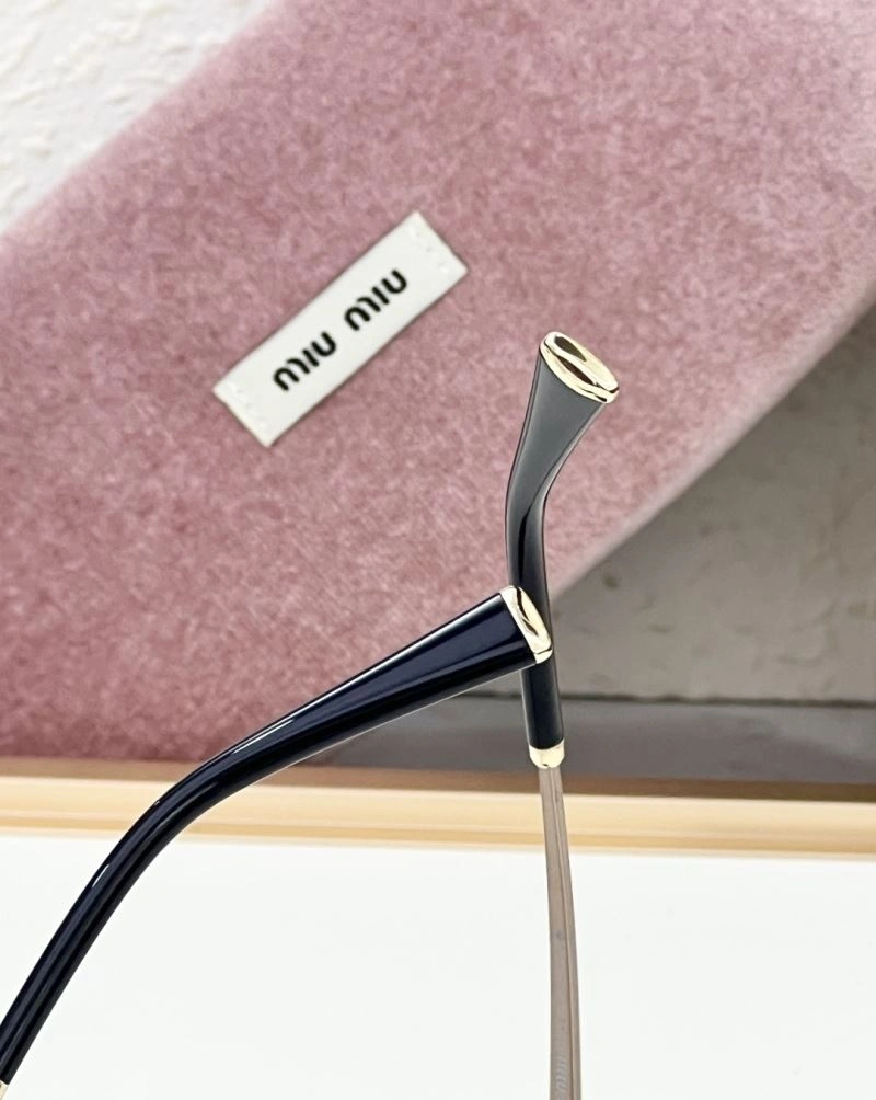 Exact replica Miu Miu Sunglasses