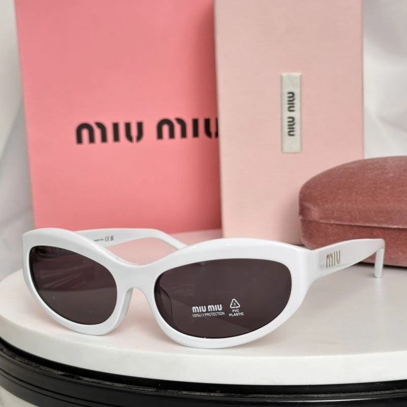 Accurate model Miu Miu Sunglasses