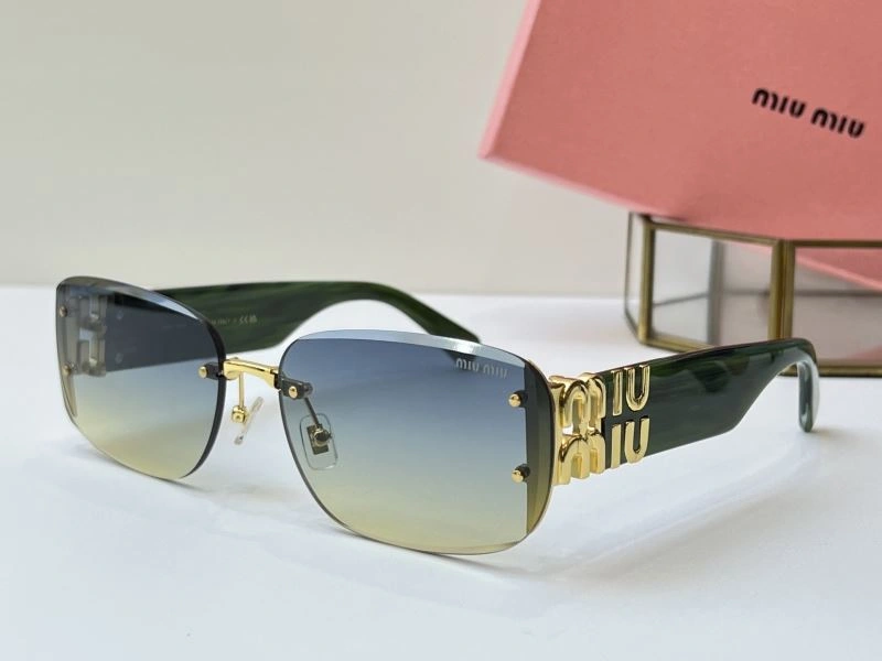 Accurate model Miu Miu Sunglasses
