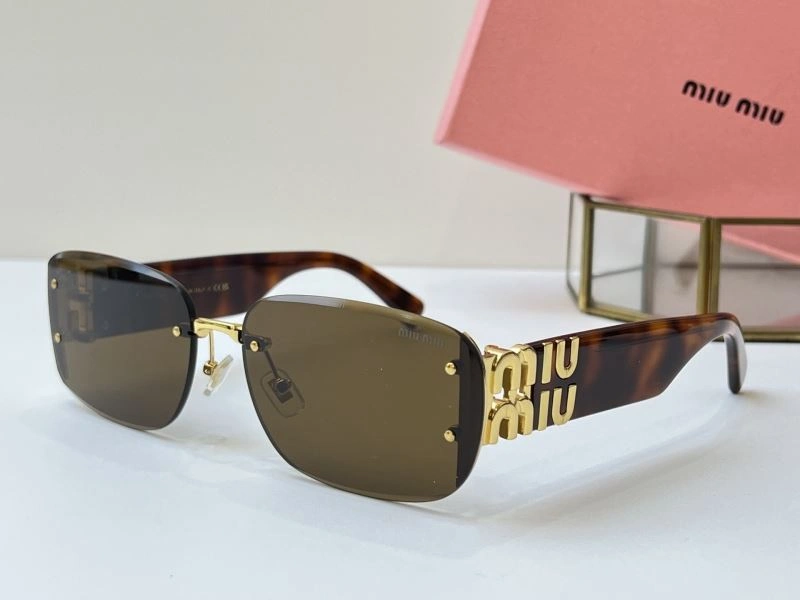 Accurate model Miu Miu Sunglasses