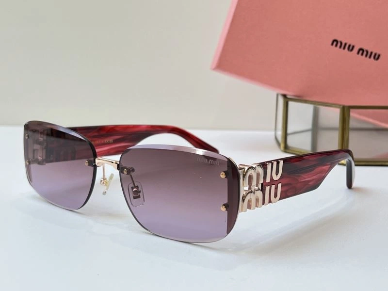 Accurate model Miu Miu Sunglasses