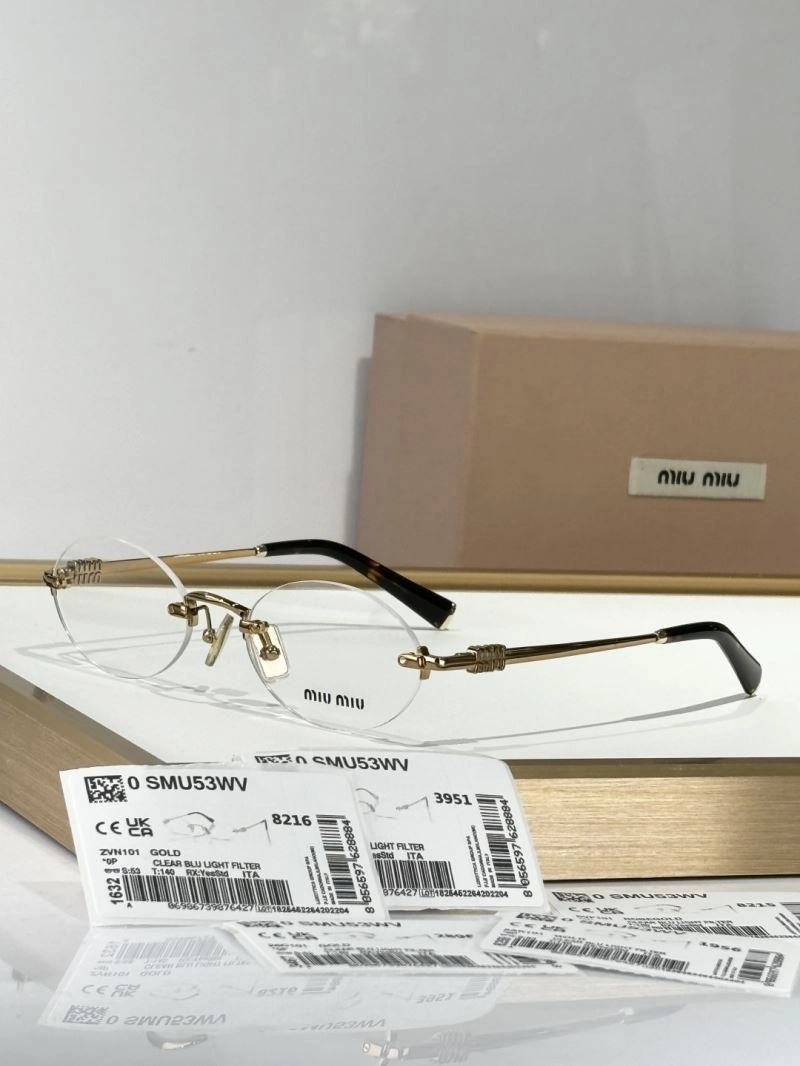 Exact replica Miu Miu Sunglasses
