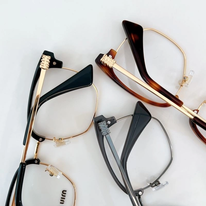 Top mirror Miu Miu Sunglasses