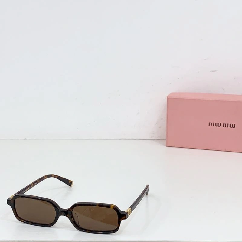 Top mirror Miu Miu Sunglasses