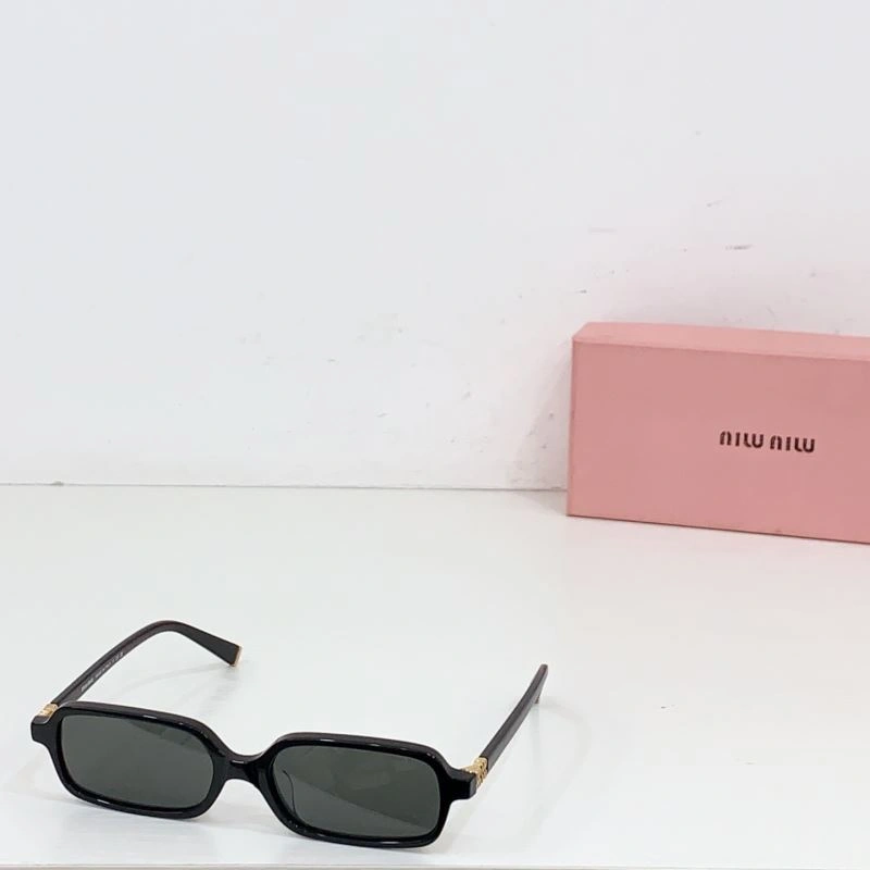 Top mirror Miu Miu Sunglasses