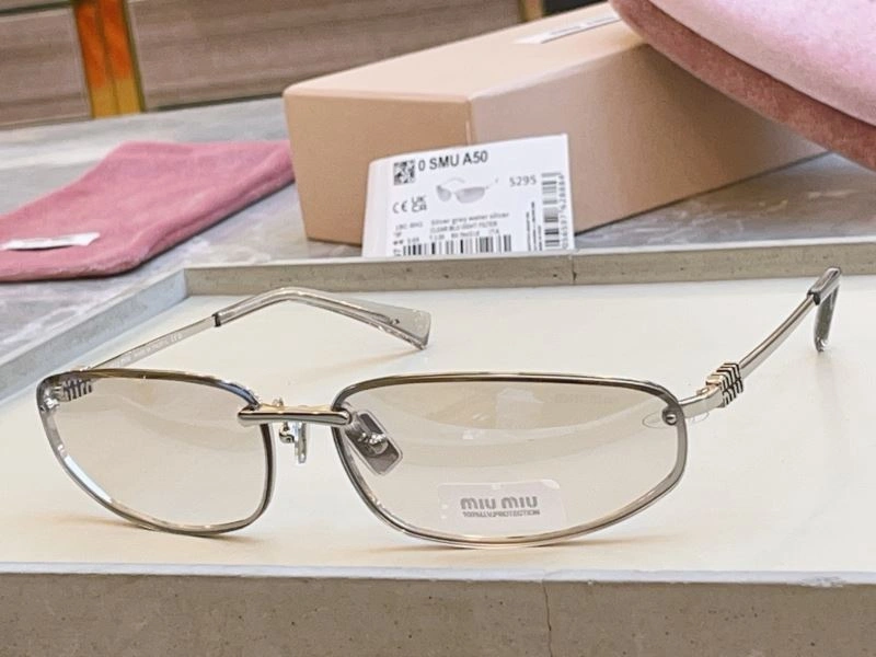 Top mirror Miu Miu Sunglasses