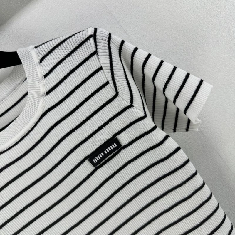 Bargain Miu Miu T-Shirts