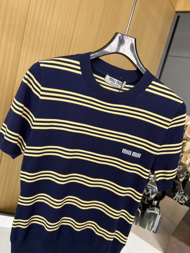 Bargain Miu Miu T-Shirts