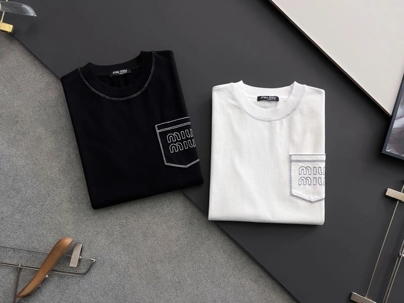Bargain Miu Miu T-Shirts