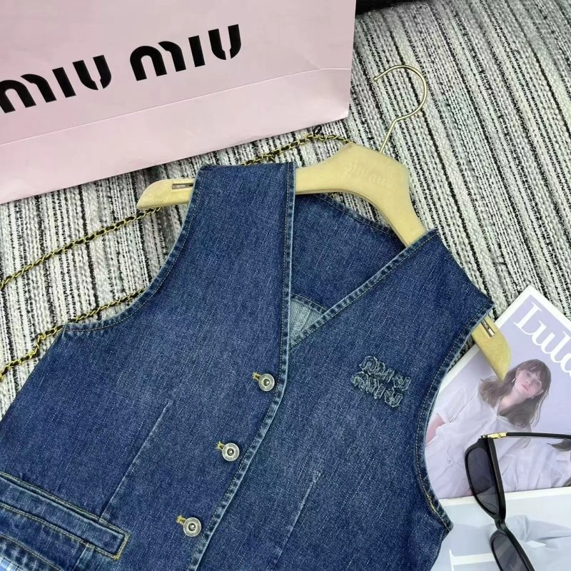 Exact replica Miu Miu Vest