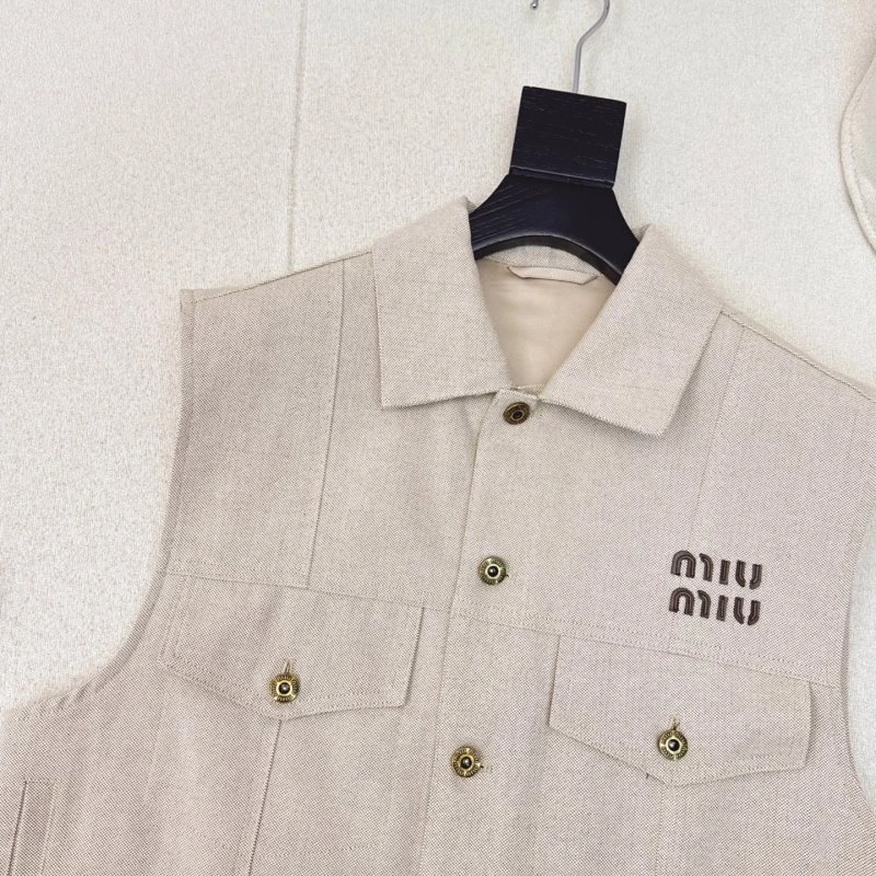 Top match Miu Miu Vest