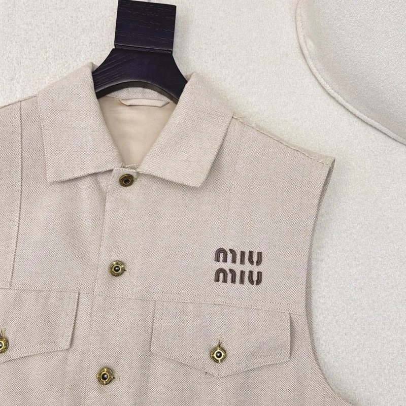 Top match Miu Miu Vest