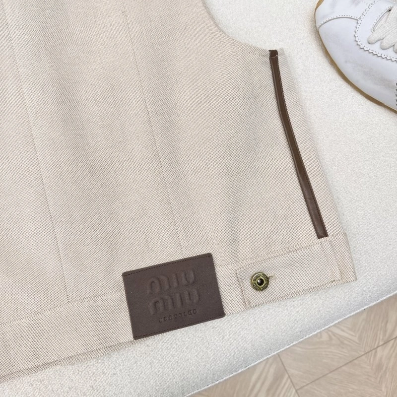Top match Miu Miu Vest