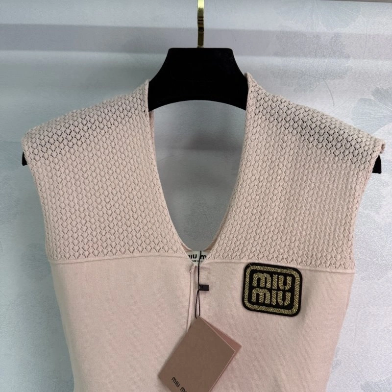 Accurate model Miu Miu Vest