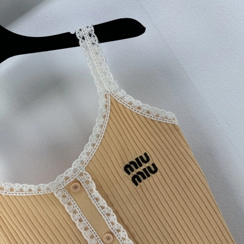 Top match Miu Miu Vest