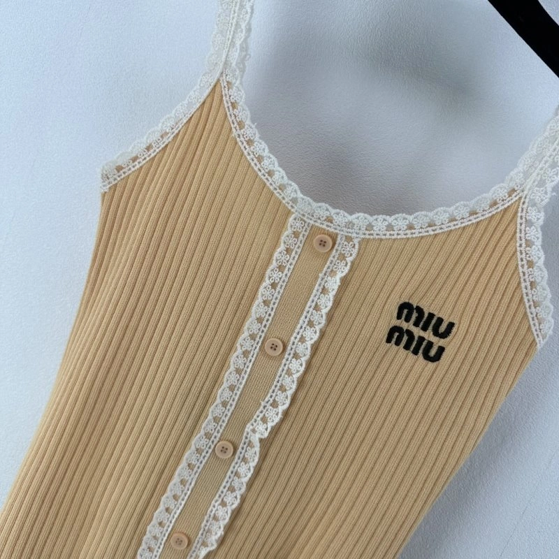 Top match Miu Miu Vest
