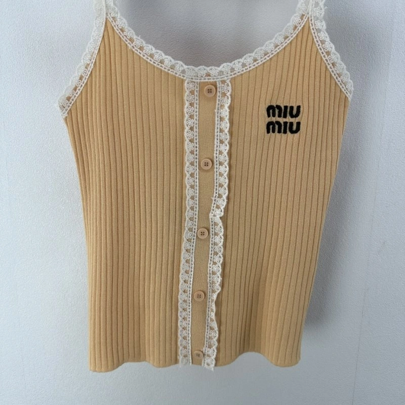 Top match Miu Miu Vest