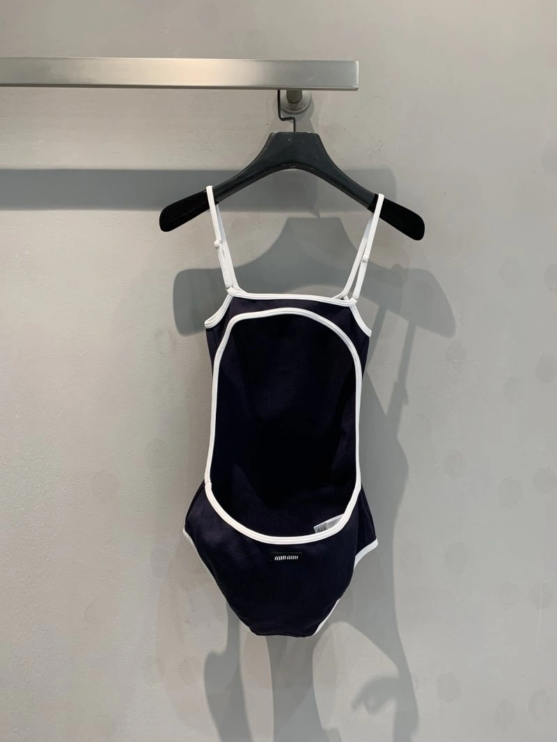 Accurate model Miu Miu Vest