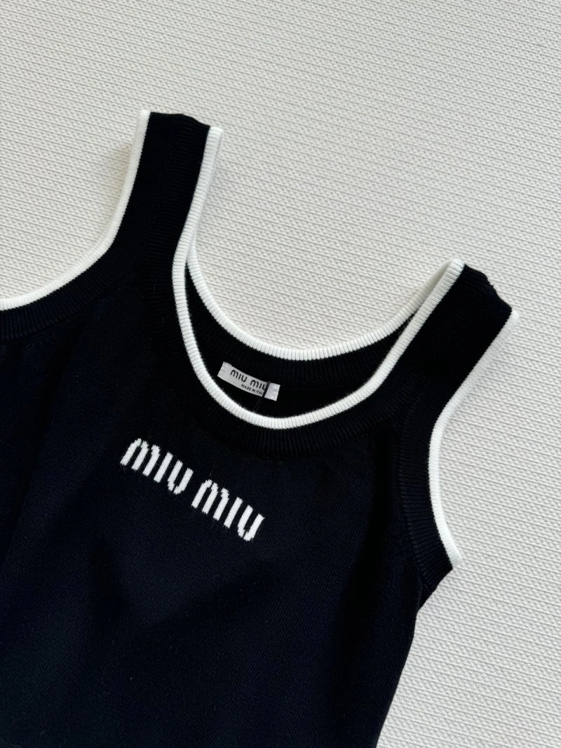 Top match Miu Miu Vest