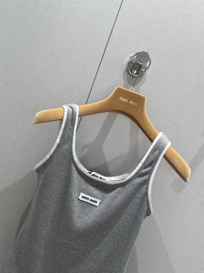 Accurate model Miu Miu Vest