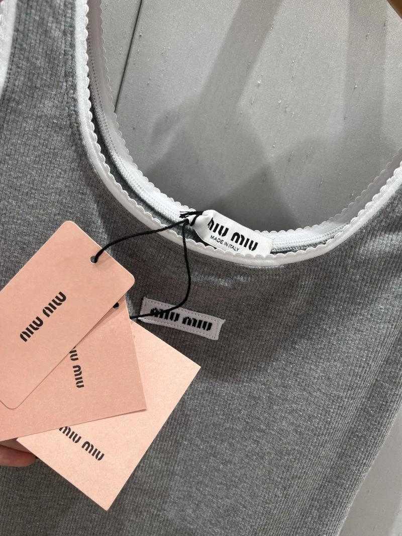 Accurate model Miu Miu Vest