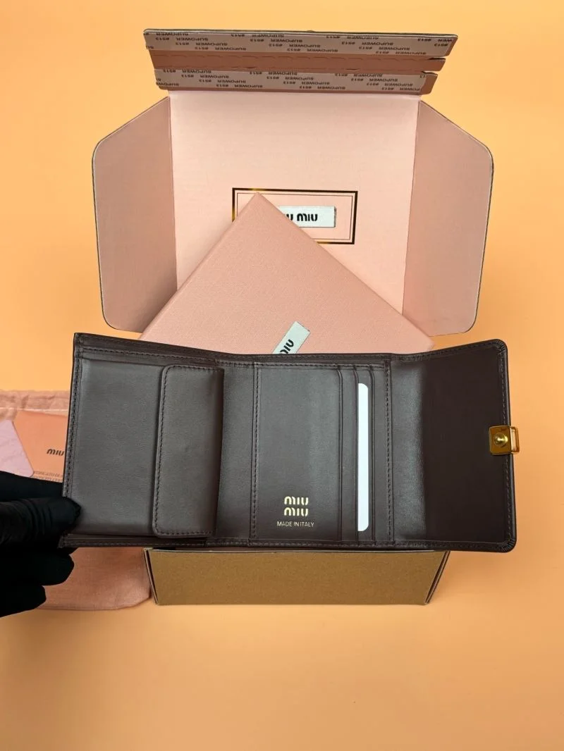 Accurate model Miu Miu Wallets Purse