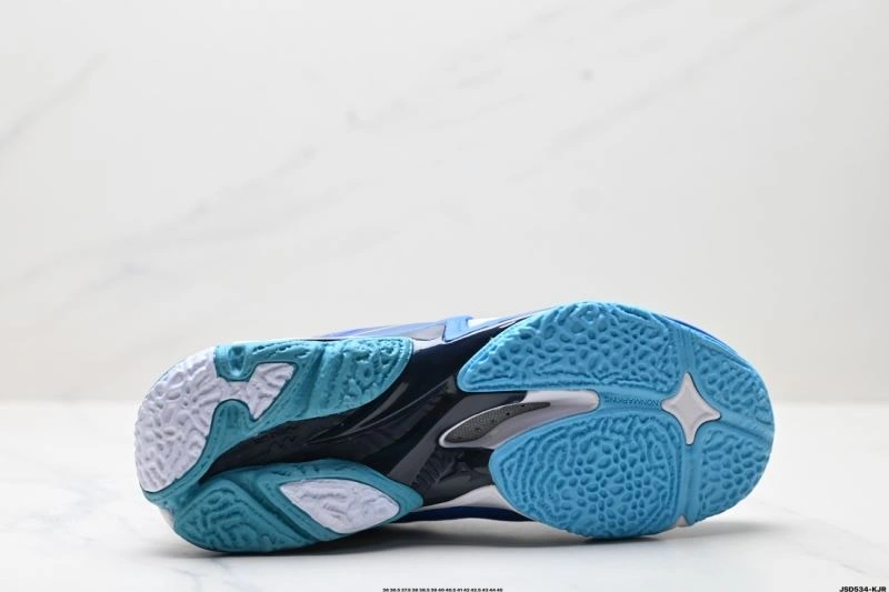 Accurate model Mizuno Shoes