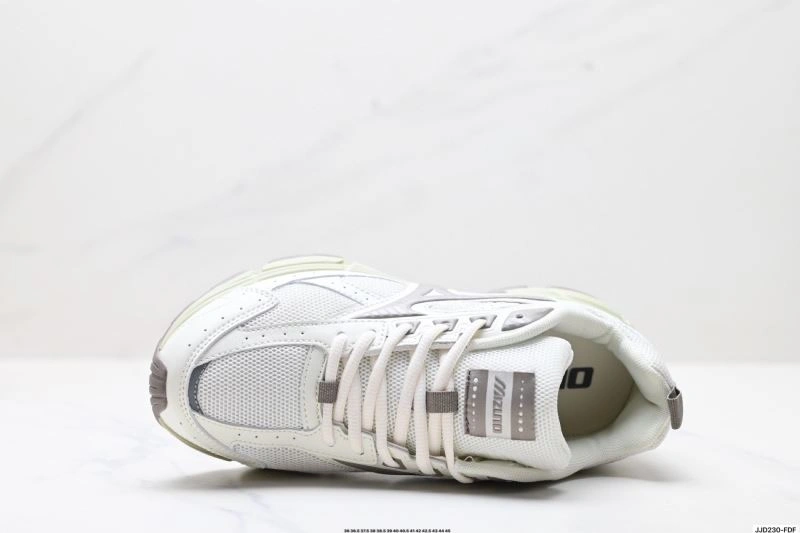 Reasonably priced Mizuno Shoes
