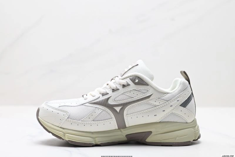 Reasonably priced Mizuno Shoes