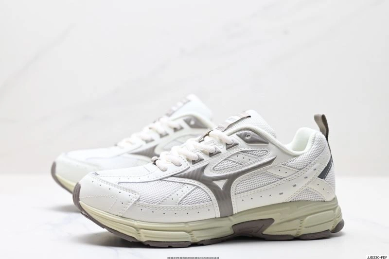 Reasonably priced Mizuno Shoes