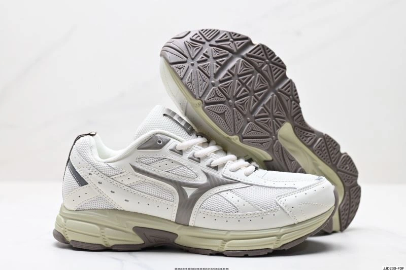 Reasonably priced Mizuno Shoes