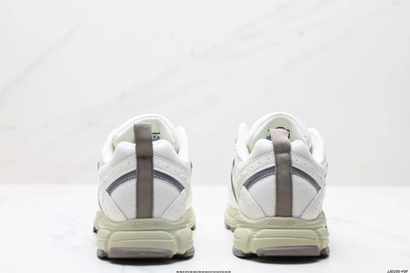 Reasonably priced Mizuno Shoes
