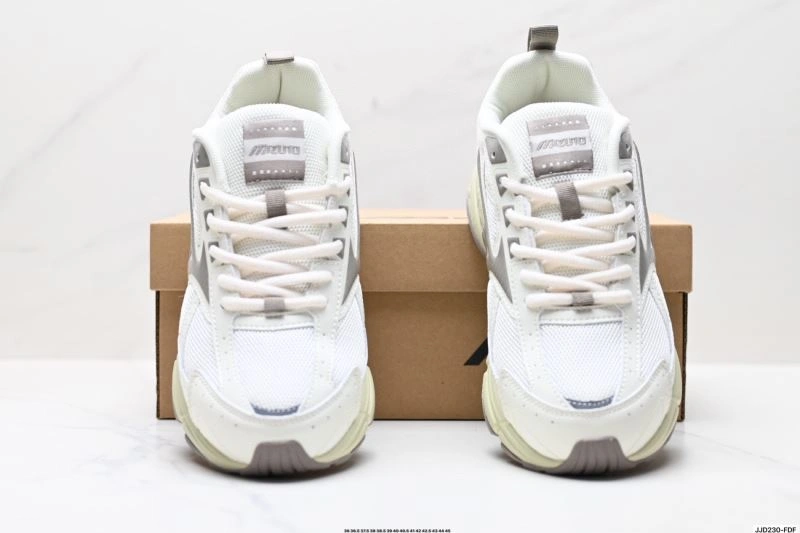 Reasonably priced Mizuno Shoes