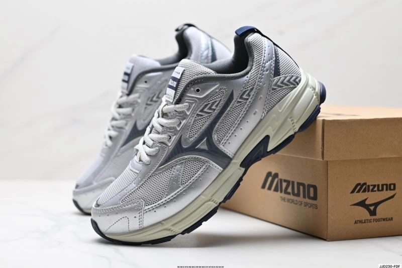 Accurate model Mizuno Shoes