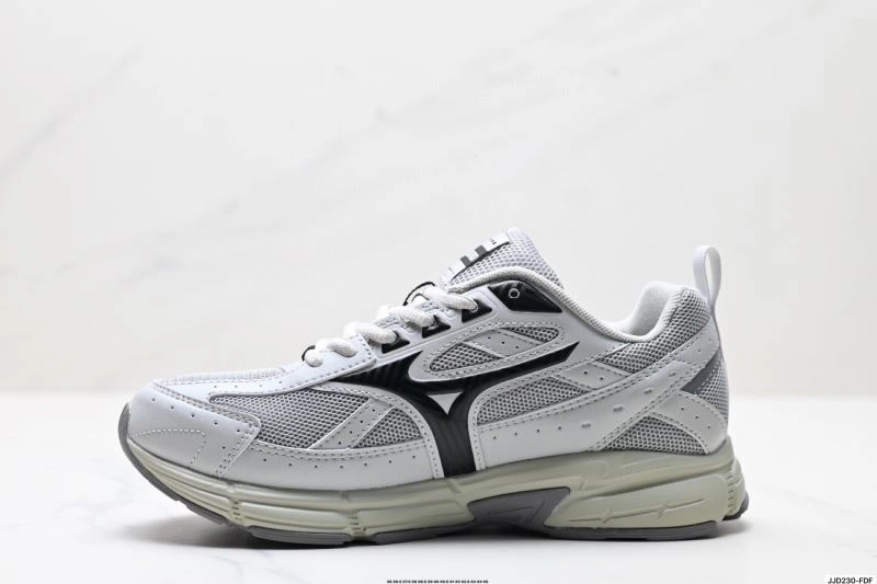 Reasonably priced Mizuno Shoes