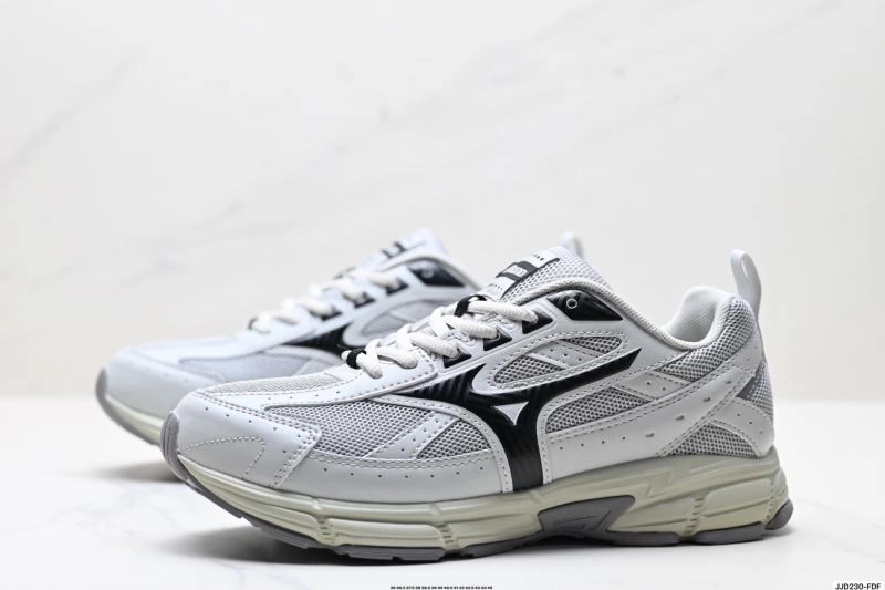Reasonably priced Mizuno Shoes